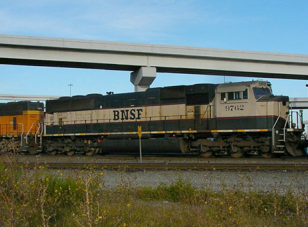 BNSF 9762